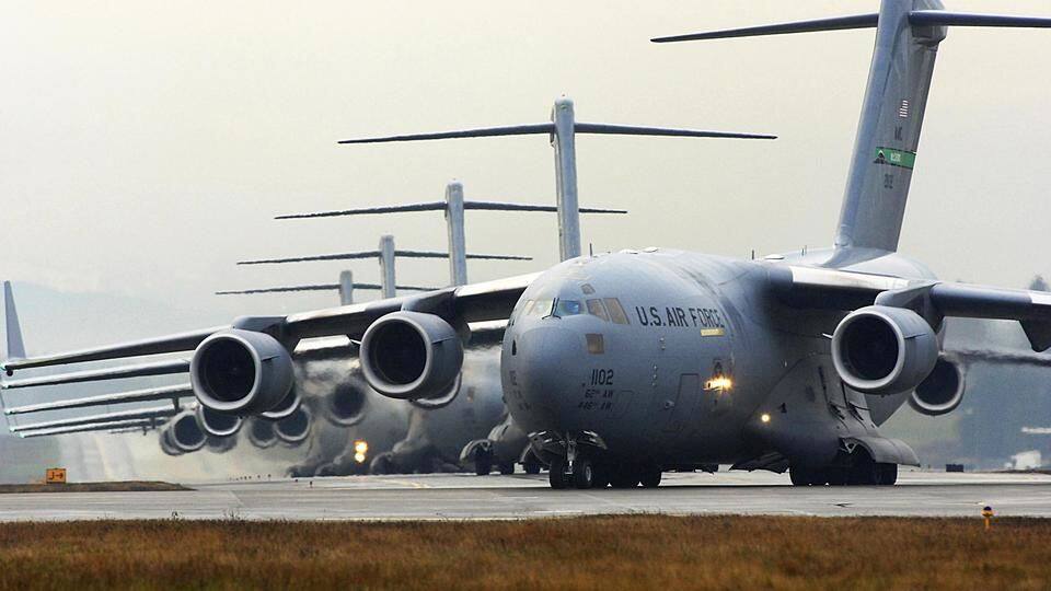 #DefenseDiaries: All you need to know about IAF's C-17 airlifter ...