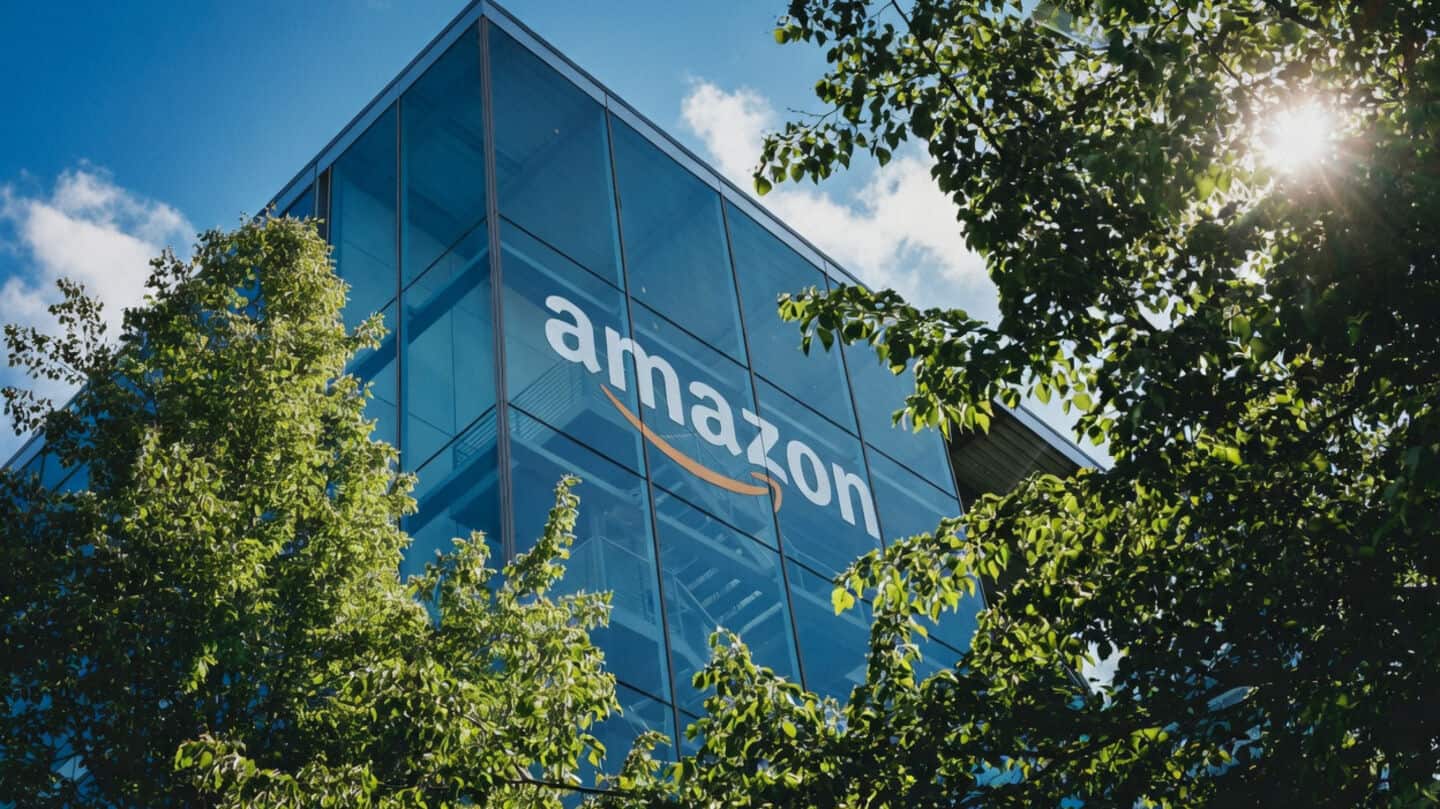 Amazon launches 30-minute delivery service in US