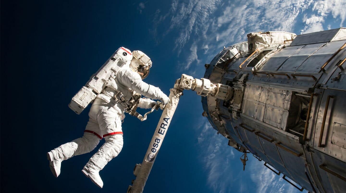 Sergey Kud-Sverchkov and Sergei Mikaev start 5-hour ISS spacewalk