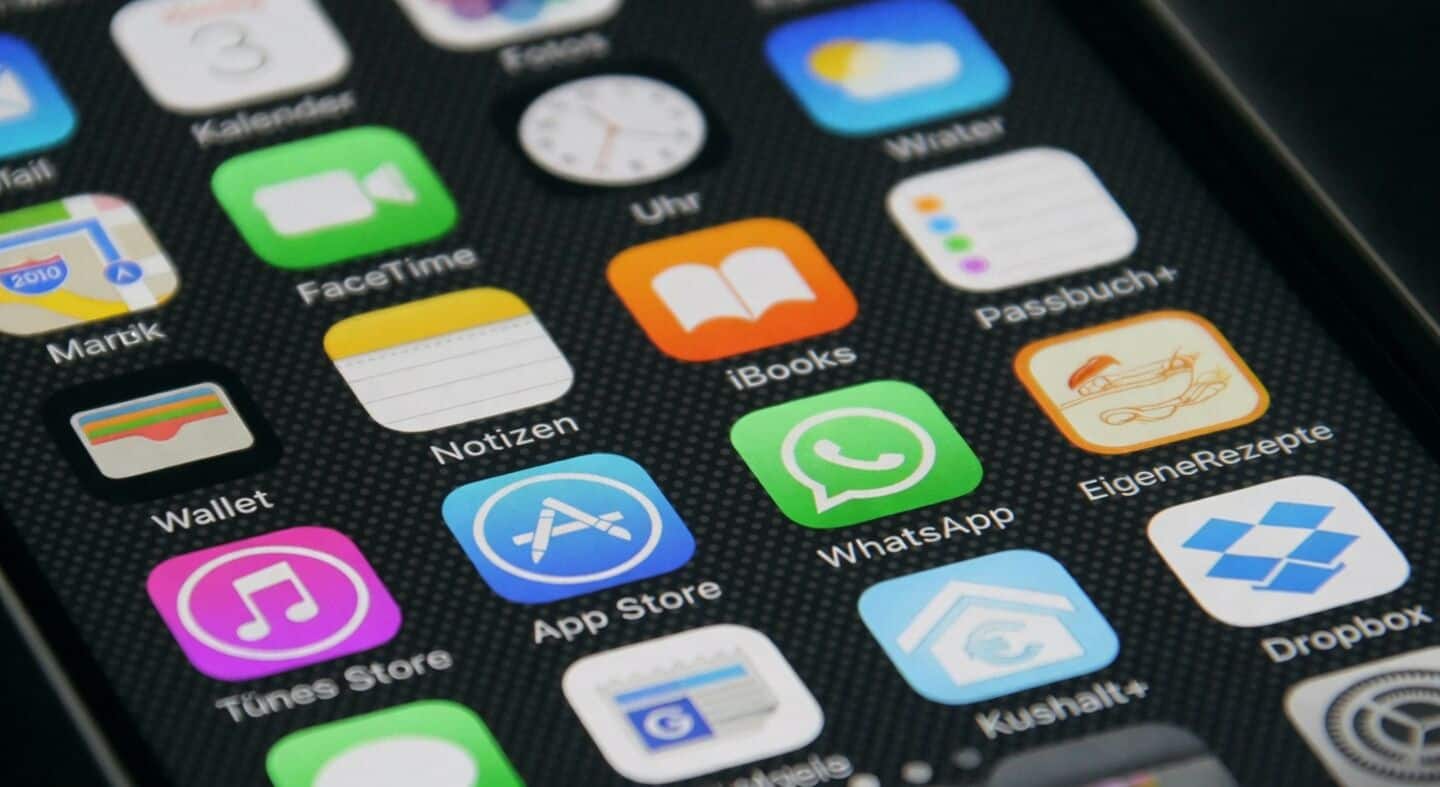 WhatsApp lets iOS users run 2 accounts on 1 phone