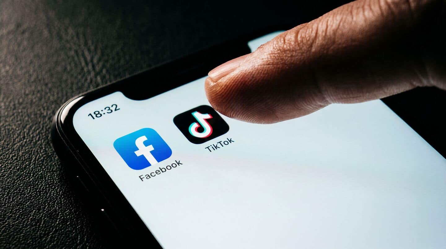 Guard.io: 'free blue tick' Facebook phishing may hit 30,000 accounts