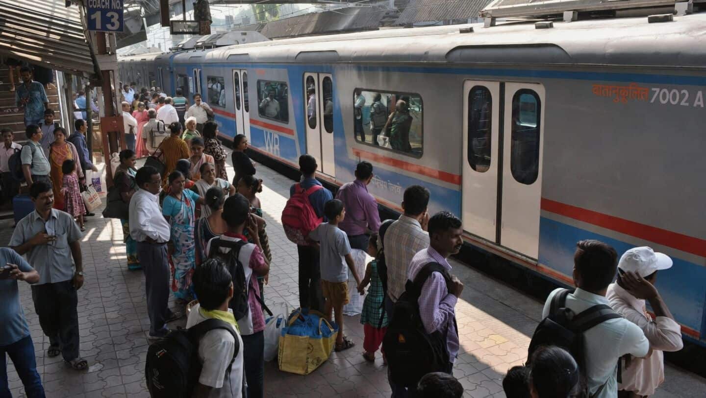 Google Maps and Yatri launch real-time Mumbai local train tracking