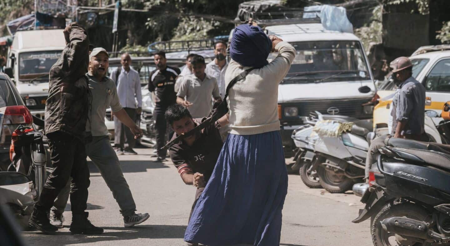 Sikh pilgrims to Hemkund clash with Karnprayag residents, 5 injured