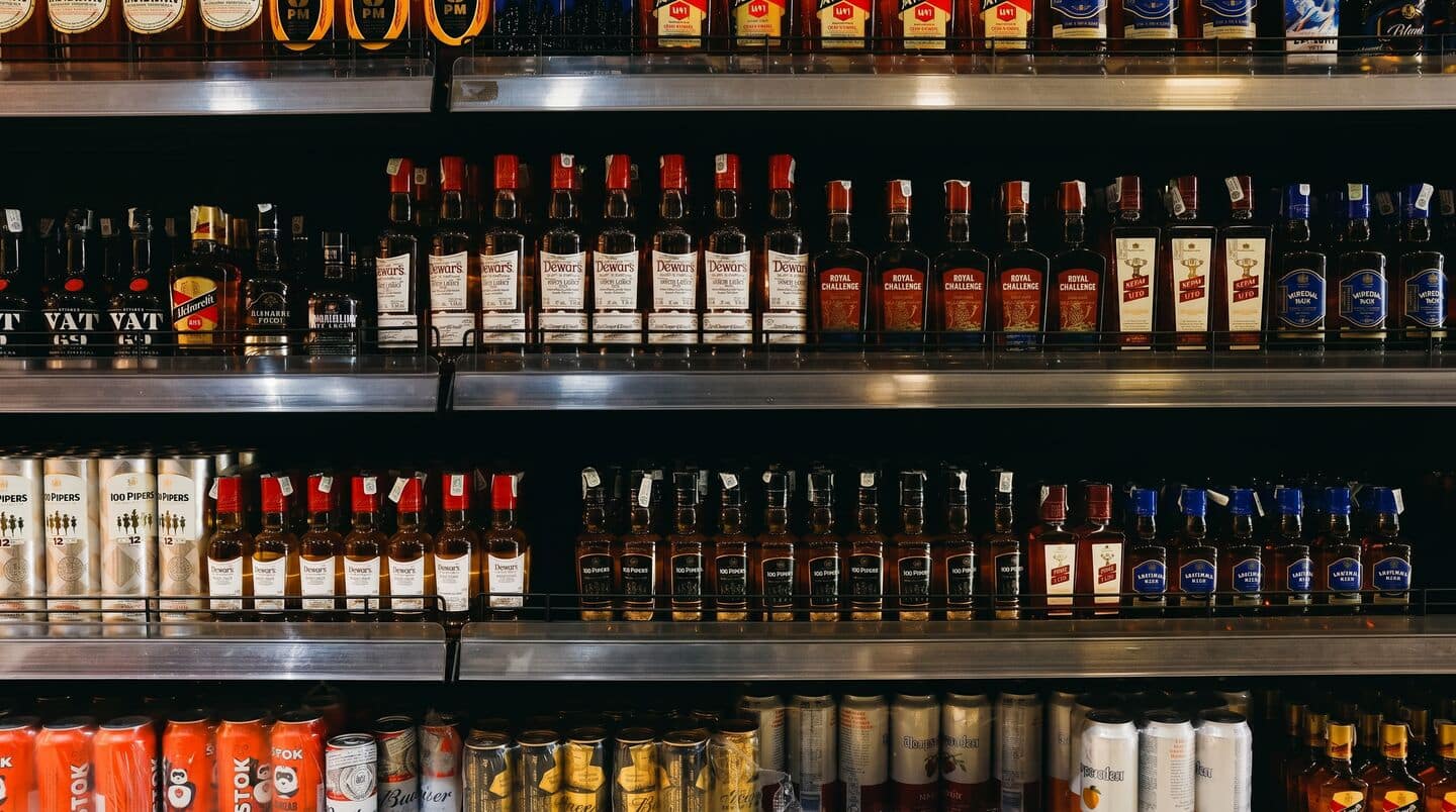 Chief Minister Siddaramaiah unveils Karnataka excise policy cutting ...