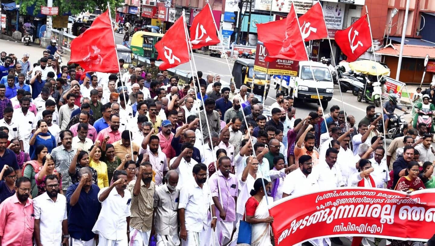 CPI-M supporters protest ED raids over CMRL-Exalogic in Thrissur