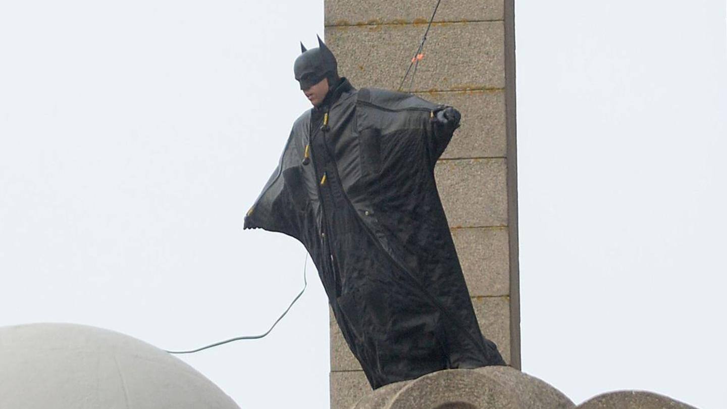 'The Batman' stunt double filmed atop Royal Liver Building, Liverpool ...