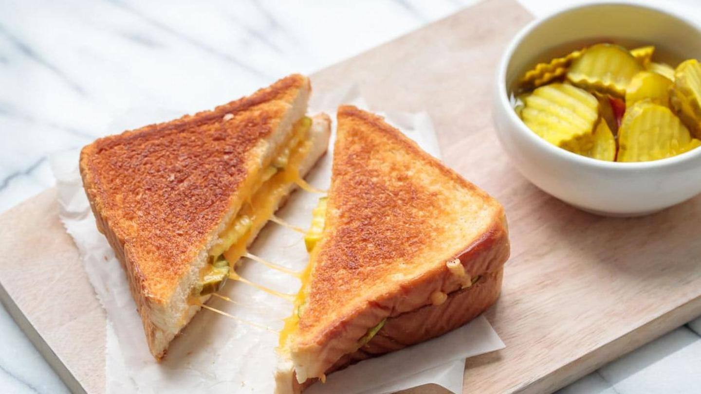 5 simple 'cheesy' dishes that you can make at home | NewsBytes