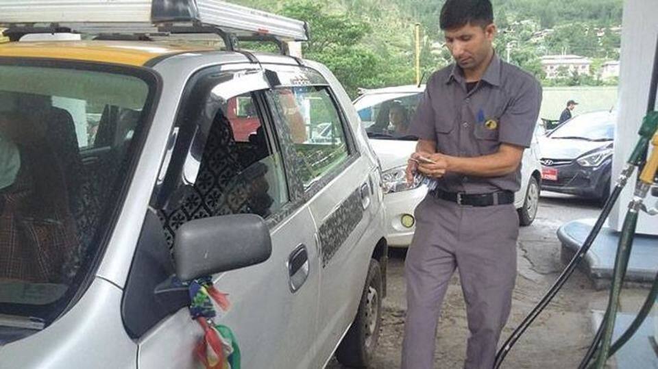 HDFC becomes the first bank in India to launch DigiPOS | NewsBytes