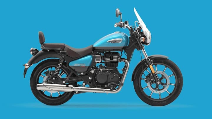 Royal Enfield Super Meteor 650 spotted testing with accessories